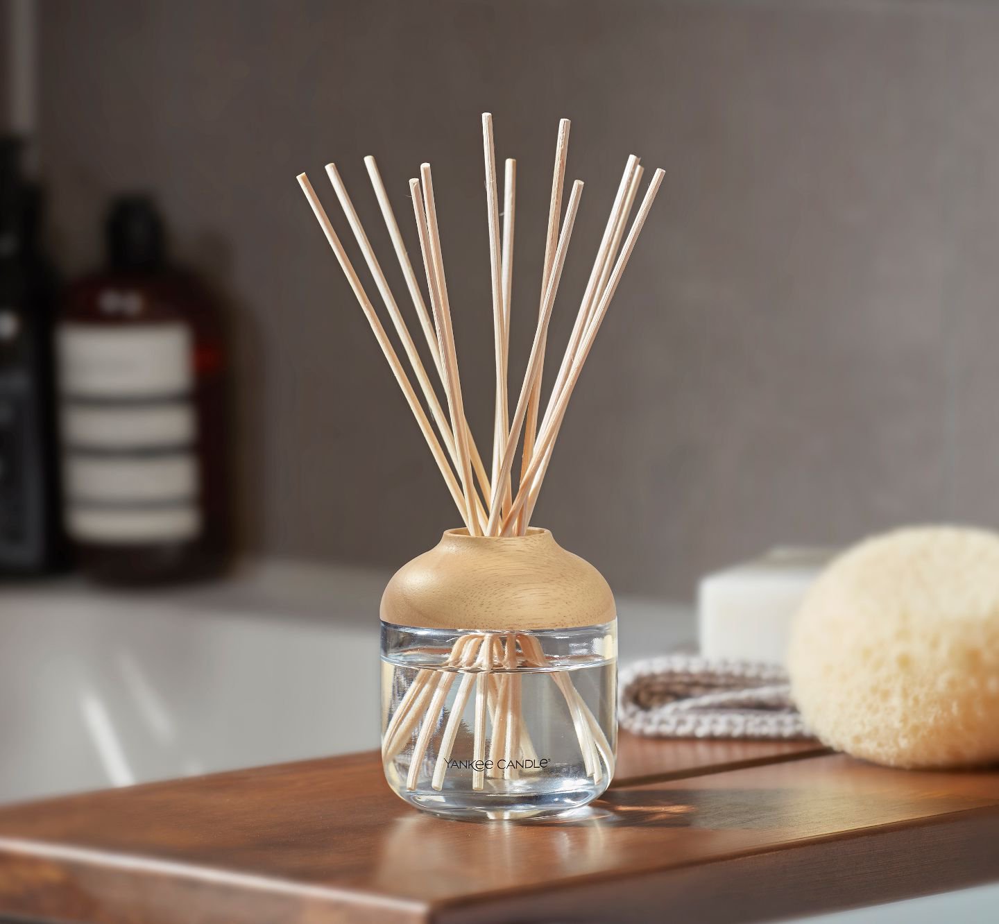 Bathroom Scents, Fresh & Clean | Fragrance By Room | Yankee Candle